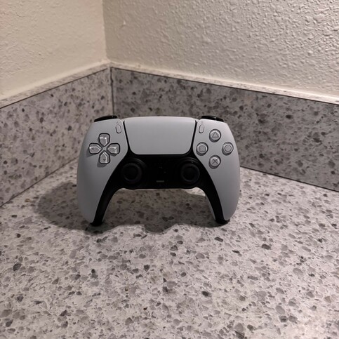3D Printed Minimalist PS5 Controller Stand on Storenvy