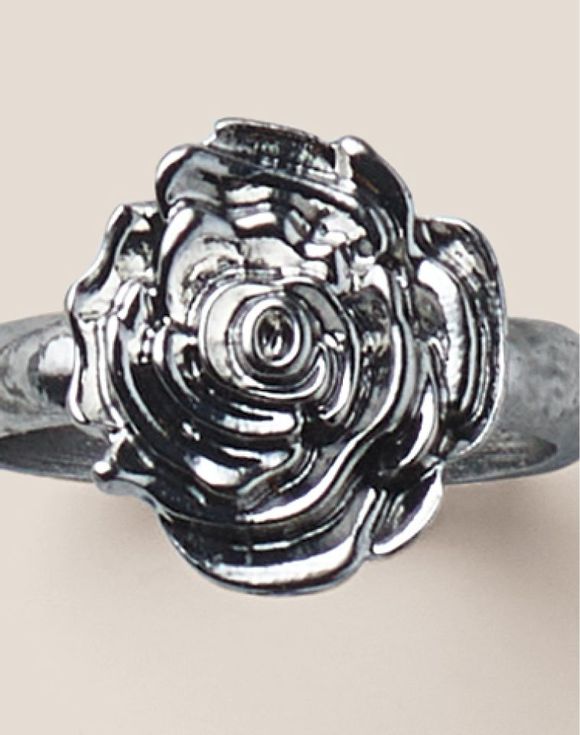 Vintage Rosebud Ring · Southern Hospitality - Avon · Online Store ...